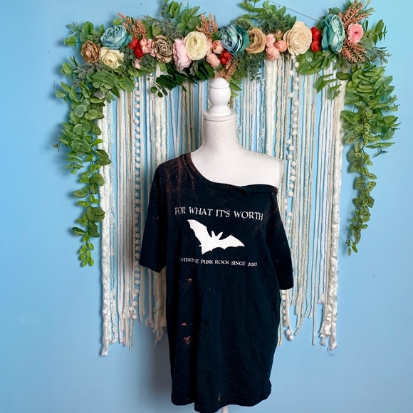 Gildan | Tops | Vintage Thrifted Punk Rock Distressed Tee Large | Poshmark